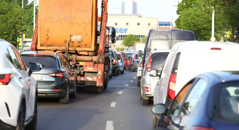 áll A Forgalom Budapesten Belül Egy Szempillantás Alatt Történt Meg A Baj