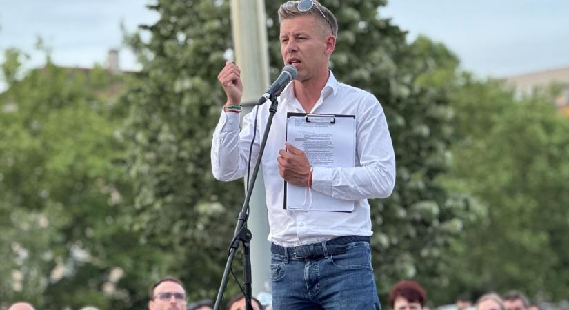 Ezeket a kérdéseket tette fel Magyar Péter Pintér Sándornak a kórházi ...